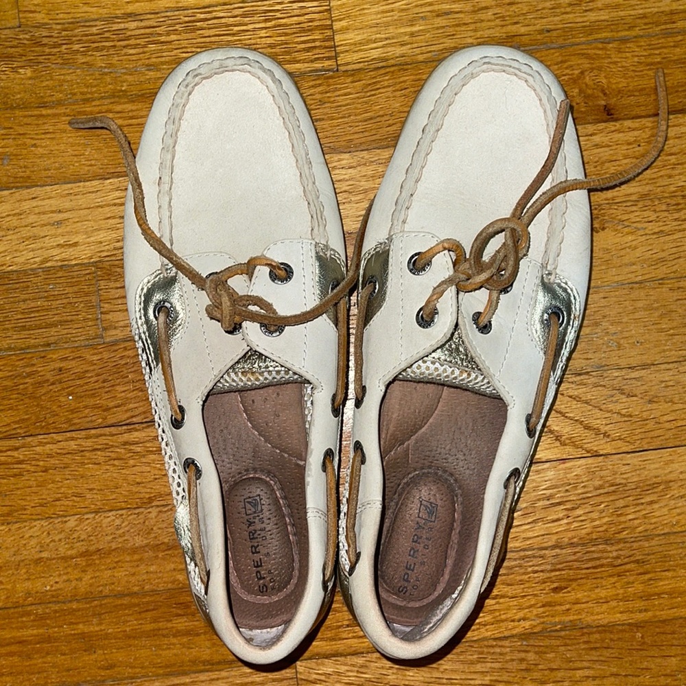 Sperry Suede Cream & Gold Boat Shoe - Gem
